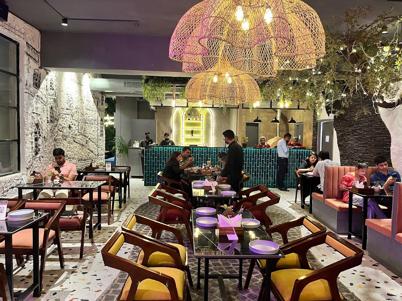 Cafe in Noida- 5 Cafes for Desserts and Coffees ( Must Visit)