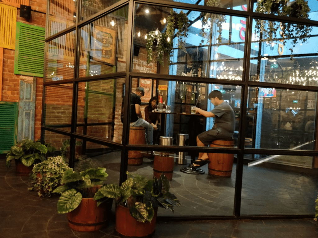 Best Date Places in Noida | 5 Top Cafes For Memorable Date